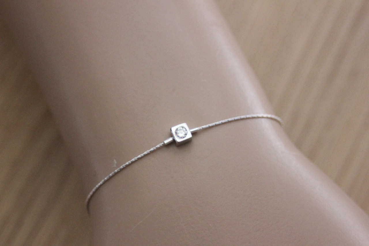 Bracelet argent massif et petit diamant en zircon - Emmafashionstyle