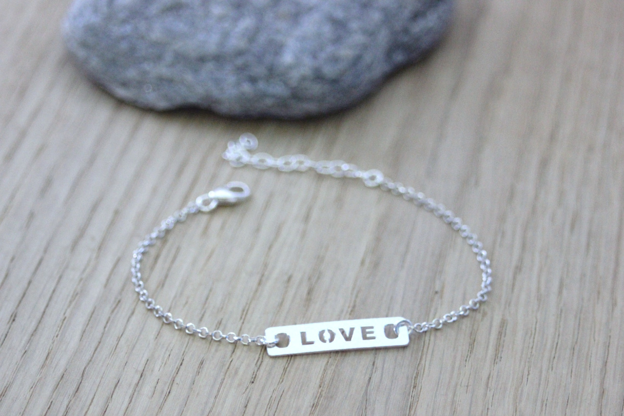 Bracelet argent massif médaille rectangulaire LOVE - Emmafashionstyle